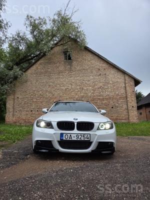 White BMW 320 2009 in Bauska, with an engine capacity of 2.00 L and mileage of 275 thousand km for 7490 €, photo  on AUTOMOTO.COM.LV