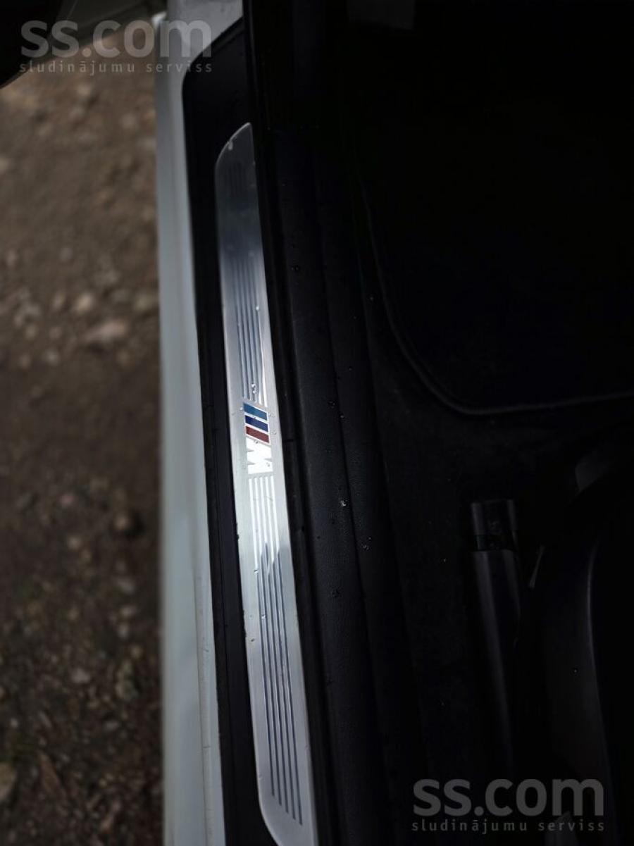 Balts BMW 320 2009 Bauska, ar dzinēja tilpumu 2.00 L un nobraukumu 275 tūkst. km par 7490 €, foto 18 vietnē AUTOMOTO.COM.LV