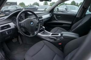 White BMW 320 2009 in Liepaja, with an engine capacity of 2.00 L and mileage of 334 thousand km for 5250 €, photo 9 on AUTOMOTO.COM.LV