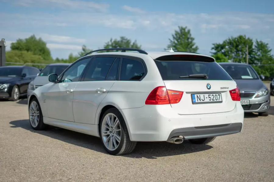 Balts BMW 320 2009 Liepāja, ar dzinēja tilpumu 2.00 L un nobraukumu 271 tūkst. km par 6900 €, foto 3 vietnē AUTOMOTO.COM.LV
