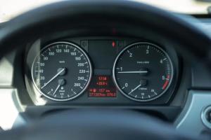 Balts BMW 320 2009 Liepāja, ar dzinēja tilpumu 2.00 L un nobraukumu 271 tūkst. km par 6900 €, foto 14 vietnē AUTOMOTO.COM.LV