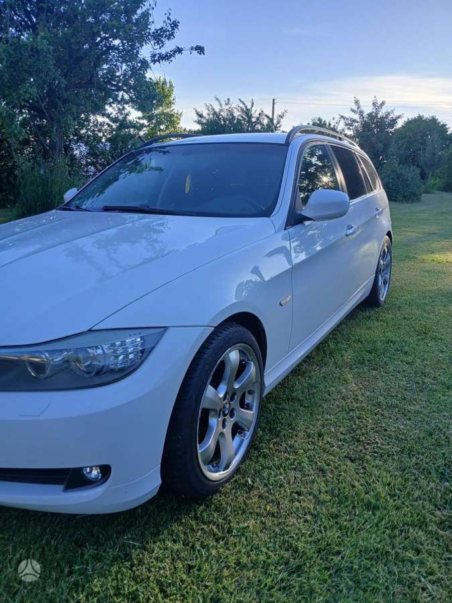 White BMW 320 2009 in Taurage, with an engine capacity of 2.00 L and mileage of 273 thousand km for 3900 €, photo 4 on AUTOMOTO.COM.LV