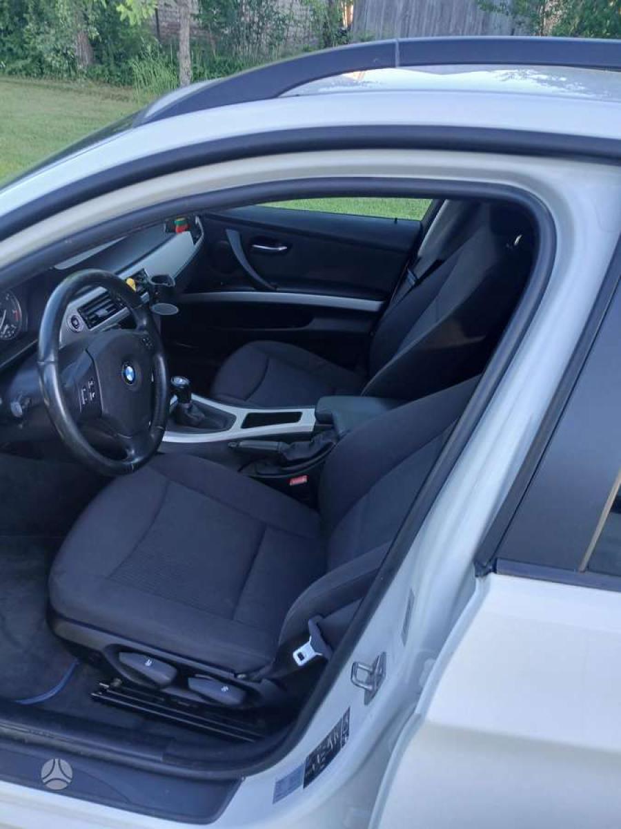 White BMW 320 2009 in Taurage, with an engine capacity of 2.00 L and mileage of 273 thousand km for 3900 €, photo 7 on AUTOMOTO.COM.LV