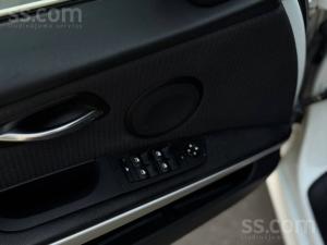 Balts BMW 320 2009 Rīga, ar dzinēja tilpumu 2.00 L un nobraukumu 289 tūkst. km par 3350 €, foto 18 vietnē AUTOMOTO.COM.LV