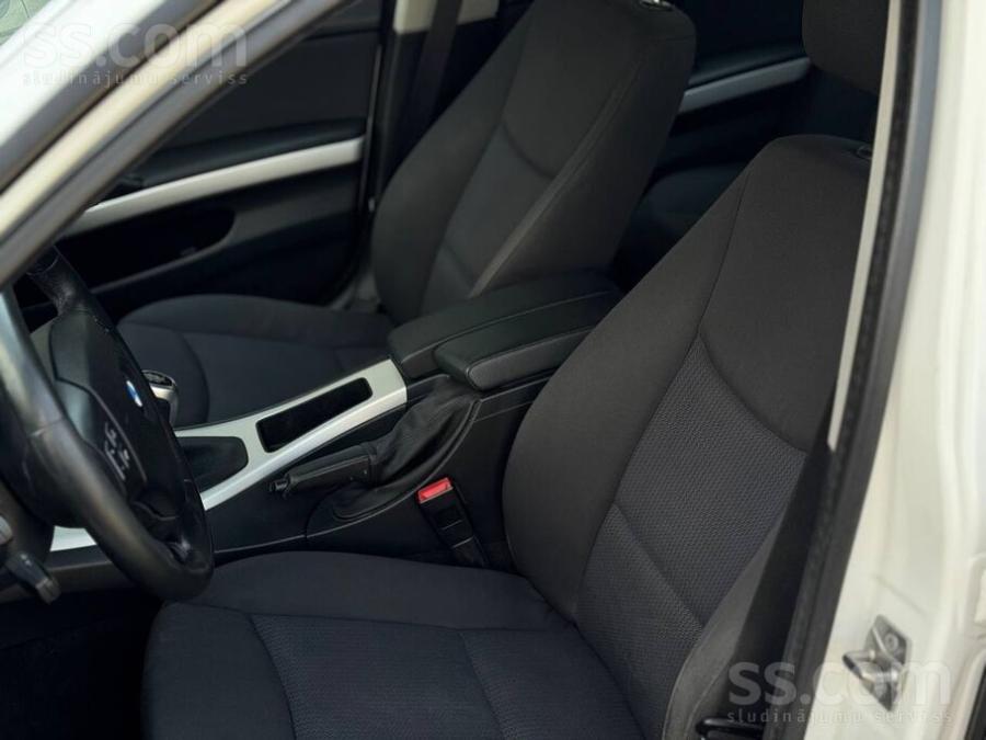 Balts BMW 320 2009 Rīga, ar dzinēja tilpumu 2.00 L un nobraukumu 289 tūkst. km par 3350 €, foto 20 vietnē AUTOMOTO.COM.LV