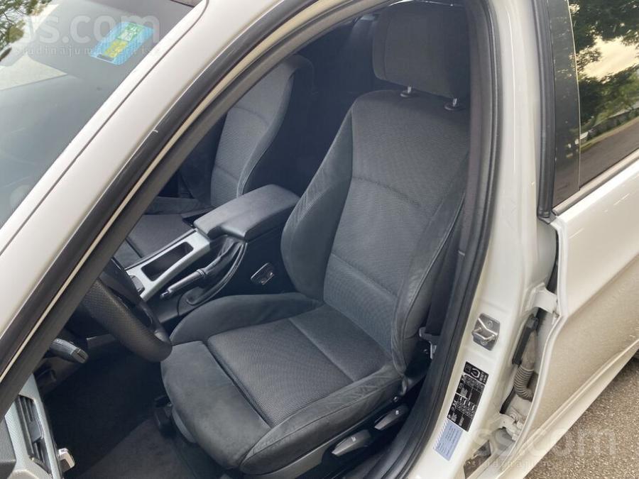 White BMW 320 2009 in Ludza, with an engine capacity of 2.00 L and mileage of 0 thousand km for 4900 €, photo 12 on AUTOMOTO.COM.LV