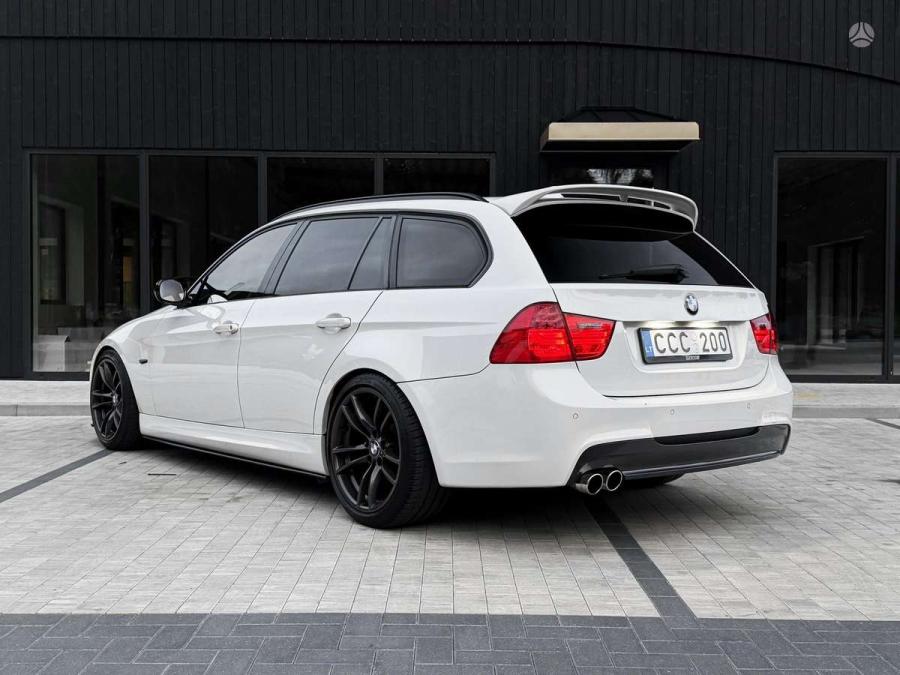 Balts BMW 320 2009 Šauļi, ar dzinēja tilpumu 2.00 L un nobraukumu 339 tūkst. km par 8400 €, foto 4 vietnē AUTOMOTO.COM.LV