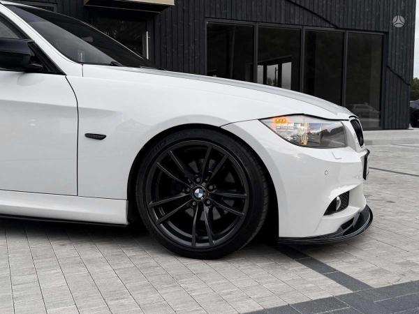 Balts BMW 320 2009 Šauļi, ar dzinēja tilpumu 2.00 L un nobraukumu 339 tūkst. km par 8400 €, foto 6 vietnē AUTOMOTO.COM.LV