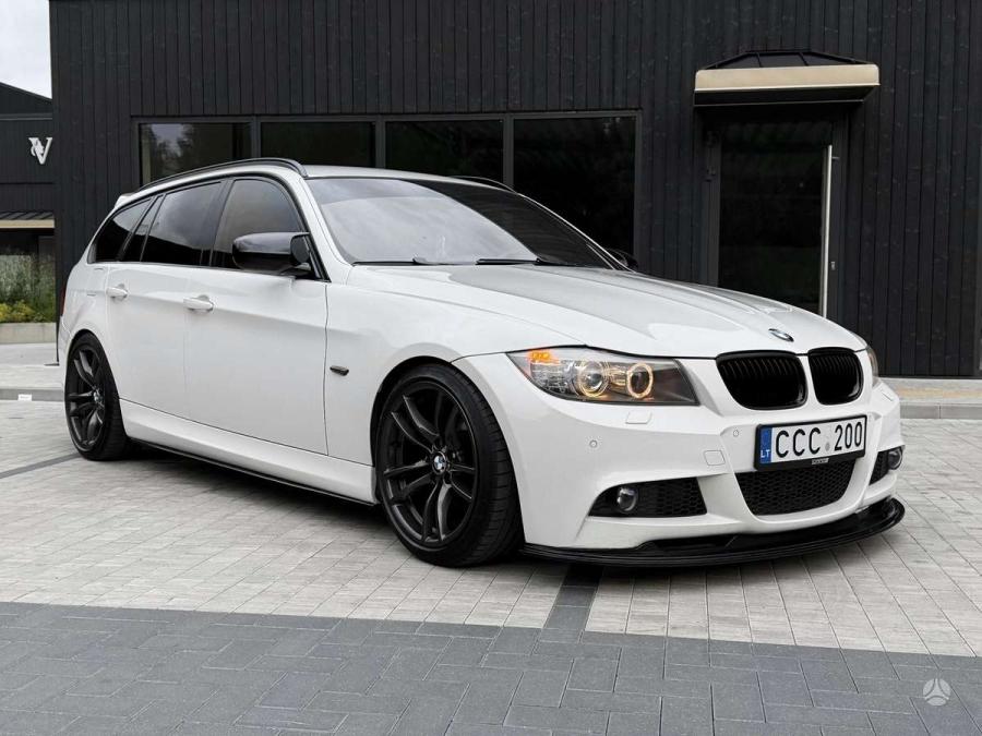 Balts BMW 320 2009 Šauļi, ar dzinēja tilpumu 2.00 L un nobraukumu 339 tūkst. km par 8400 €, foto 10 vietnē AUTOMOTO.COM.LV