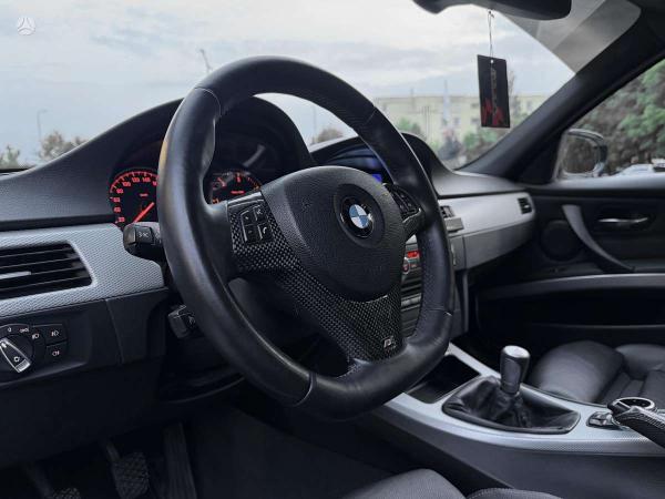 Balts BMW 320 2009 Šauļi, ar dzinēja tilpumu 2.00 L un nobraukumu 339 tūkst. km par 8400 €, foto 10 vietnē AUTOMOTO.COM.LV