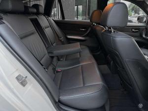 Balts BMW 320 2009 Šauļi, ar dzinēja tilpumu 2.00 L un nobraukumu 339 tūkst. km par 8400 €, foto 14 vietnē AUTOMOTO.COM.LV