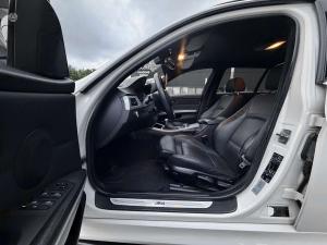 Balts BMW 320 2009 Šauļi, ar dzinēja tilpumu 2.00 L un nobraukumu 339 tūkst. km par 8400 €, foto 15 vietnē AUTOMOTO.COM.LV