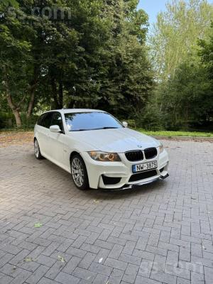 White BMW 320 2009 in Riga, with an engine capacity of 2.00 L and mileage of 327 thousand km for 6000 €, photo  on AUTOMOTO.COM.LV