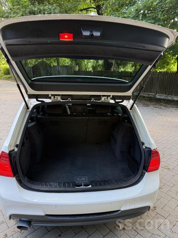 Balts BMW 320 2009 Rīga, ar dzinēja tilpumu 2.00 L un nobraukumu 327 tūkst. km par 6000 €, foto 6 vietnē AUTOMOTO.COM.LV