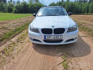 Balts BMW 320 2009 Valmiera, ar dzinēja tilpumu 2.00 L un nobraukumu 236 tūkst. km par 3200 €, foto  vietnē AUTOMOTO.COM.LV