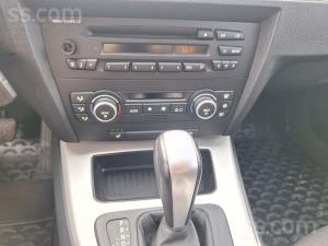 Balts BMW 320 2009 Valmiera, ar dzinēja tilpumu 2.00 L un nobraukumu 236 tūkst. km par 3200 €, foto 11 vietnē AUTOMOTO.COM.LV