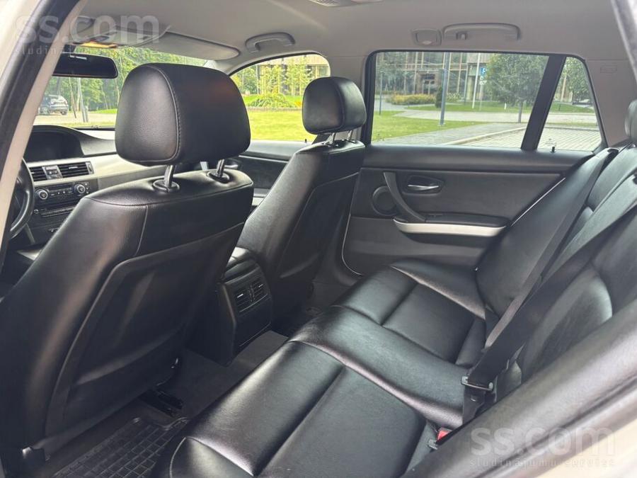 White BMW 320 2009 in Talsi, with an engine capacity of 2.00 L and mileage of 333 thousand km for 4800 €, photo 6 on AUTOMOTO.COM.LV