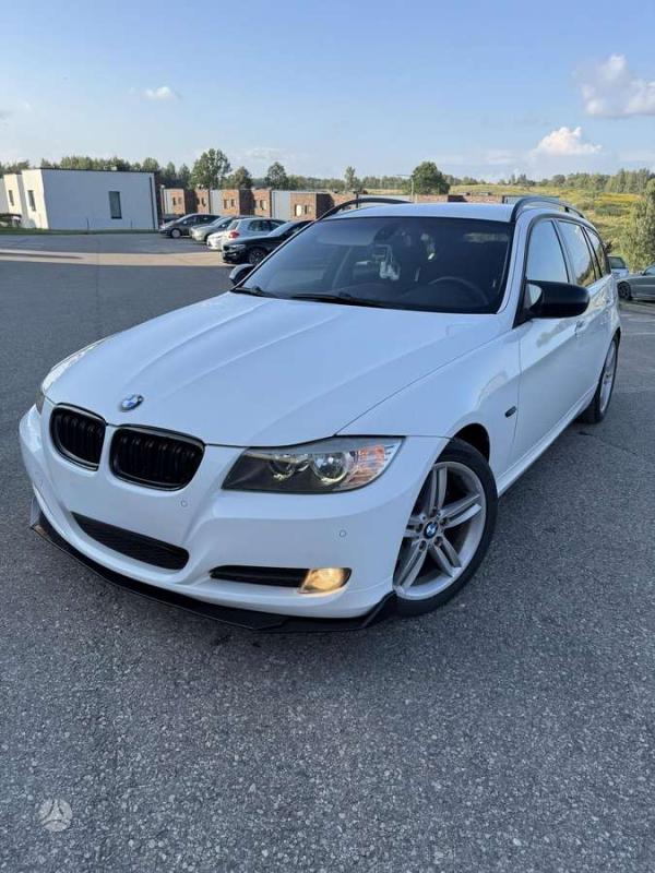 Balts BMW 320 2009 Viļņa, ar dzinēja tilpumu 2.00 L un nobraukumu 380 tūkst. km par 3200 €, foto 1 vietnē AUTOMOTO.COM.LV
