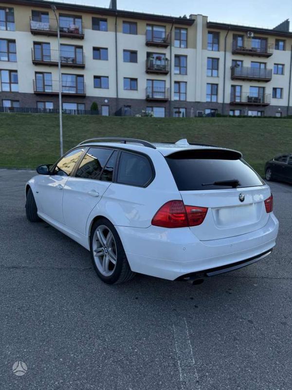 Balts BMW 320 2009 Viļņa, ar dzinēja tilpumu 2.00 L un nobraukumu 380 tūkst. km par 3200 €, foto 4 vietnē AUTOMOTO.COM.LV