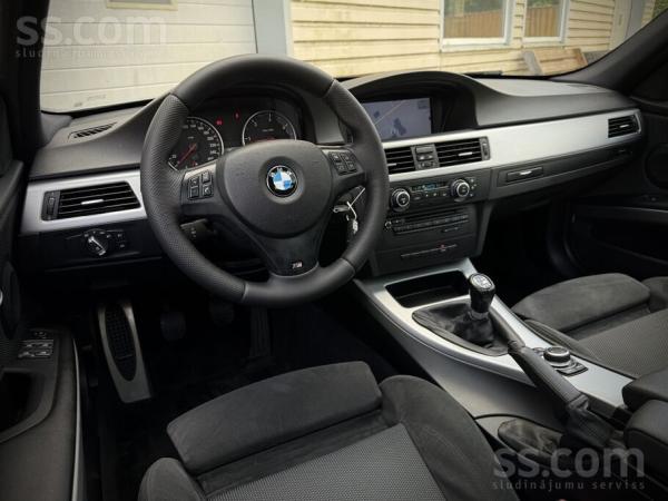 Balts BMW 320 2010 Tukums, ar dzinēja tilpumu 2.00 L un nobraukumu 251 tūkst. km par 4300 €, foto 6 vietnē AUTOMOTO.COM.LV