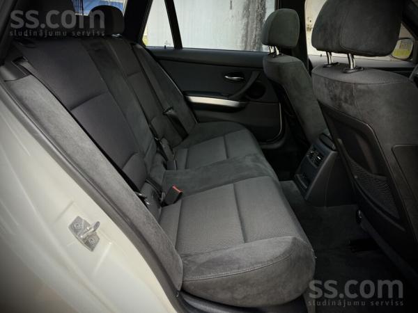 Balts BMW 320 2010 Tukums, ar dzinēja tilpumu 2.00 L un nobraukumu 251 tūkst. km par 4300 €, foto 9 vietnē AUTOMOTO.COM.LV