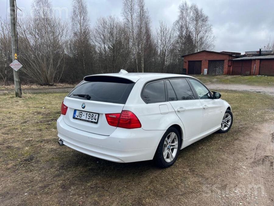 White BMW 320 2010 in Liepaja, with an engine capacity of 2.00 L and mileage of 414 thousand km for 4395 €, photo 9 on AUTOMOTO.COM.LV