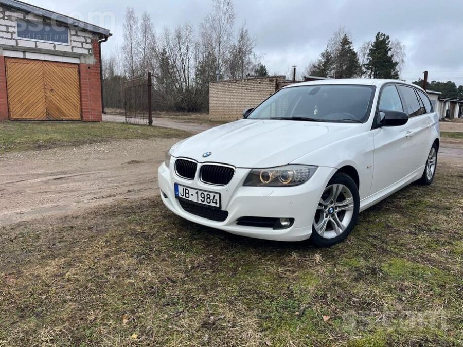 White BMW 320 2010 in Liepaja, with an engine capacity of 2.00 L and mileage of 414 thousand km for 4395 €, photo 10 on AUTOMOTO.COM.LV