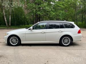 White BMW 320 2010 in Riga, with an engine capacity of 2.00 L and mileage of 0 thousand km for 5499 €, photo 3 on AUTOMOTO.COM.LV