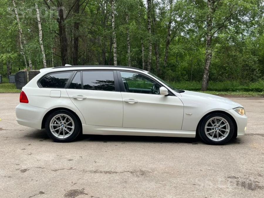 White BMW 320 2010 in Riga, with an engine capacity of 2.00 L and mileage of 0 thousand km for 5499 €, photo 7 on AUTOMOTO.COM.LV