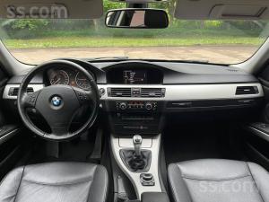 White BMW 320 2010 in Riga, with an engine capacity of 2.00 L and mileage of 0 thousand km for 5499 €, photo 11 on AUTOMOTO.COM.LV