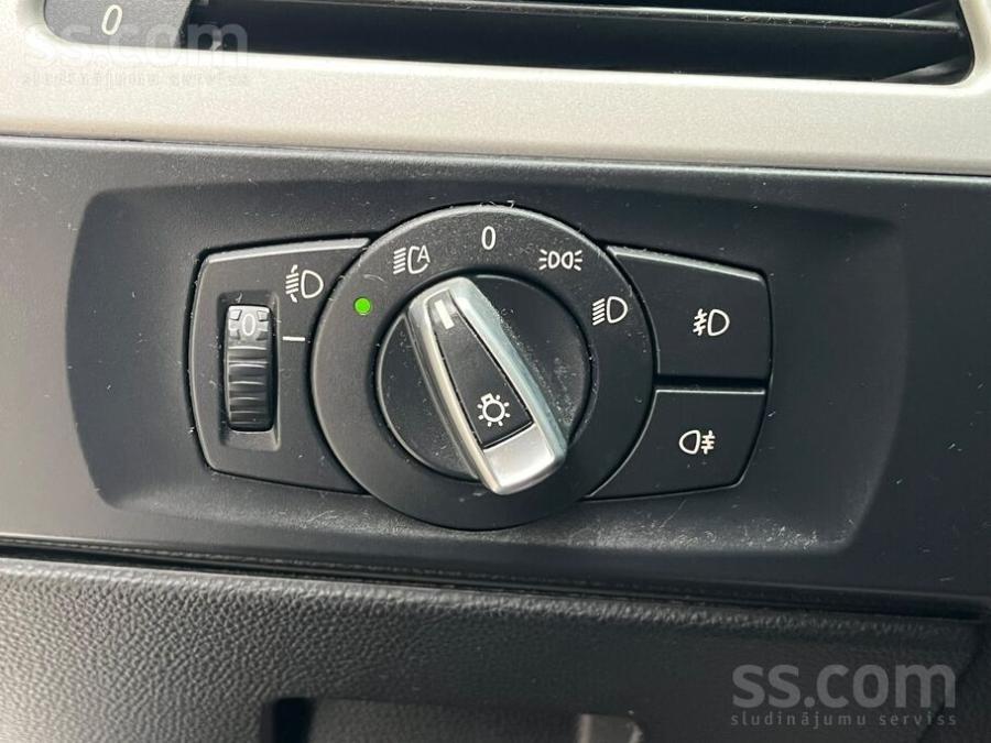 White BMW 320 2010 in Riga, with an engine capacity of 2.00 L and mileage of 0 thousand km for 5499 €, photo 15 on AUTOMOTO.COM.LV