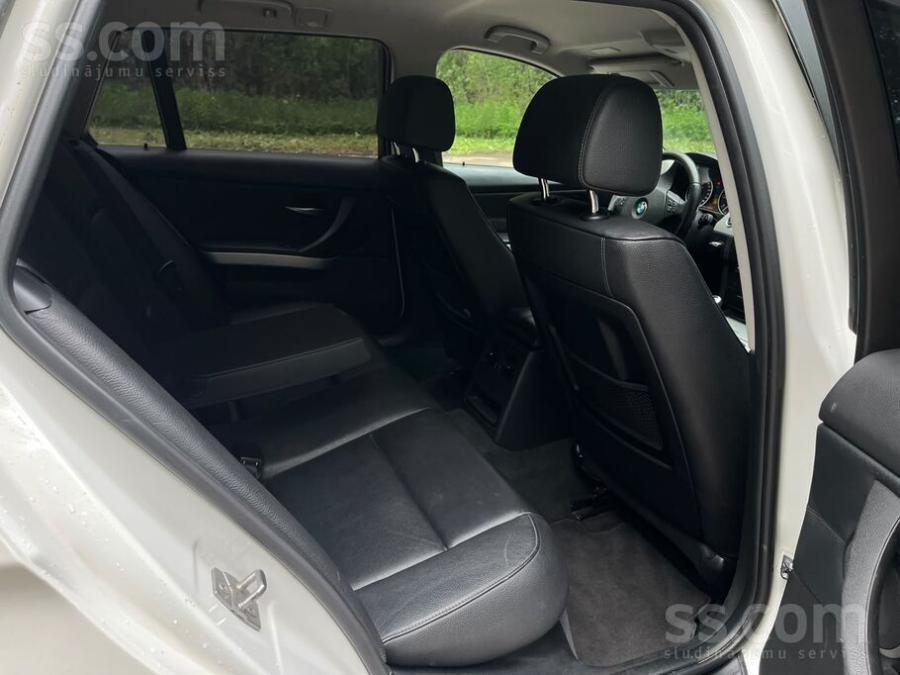 White BMW 320 2010 in Riga, with an engine capacity of 2.00 L and mileage of 0 thousand km for 5499 €, photo 22 on AUTOMOTO.COM.LV