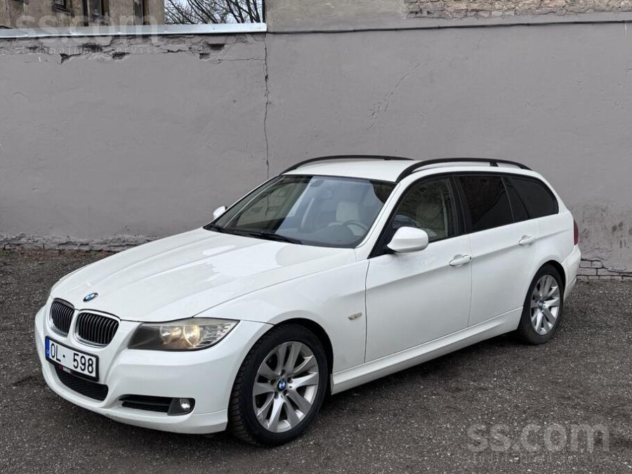 White BMW 320 2010 in Riga, with an engine capacity of 2.00 L and mileage of 364 thousand km for 3690 €, photo 3 on AUTOMOTO.COM.LV