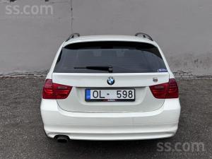 White BMW 320 2010 in Riga, with an engine capacity of 2.00 L and mileage of 364 thousand km for 3690 €, photo 5 on AUTOMOTO.COM.LV
