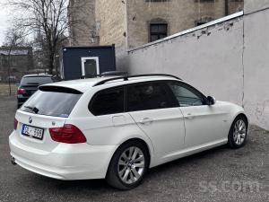 White BMW 320 2010 in Riga, with an engine capacity of 2.00 L and mileage of 364 thousand km for 3690 €, photo 7 on AUTOMOTO.COM.LV