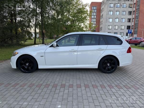 White BMW 320 2010 in Riga, with an engine capacity of 2.00 L and mileage of 314 thousand km for 6550 €, photo 6 on AUTOMOTO.COM.LV
