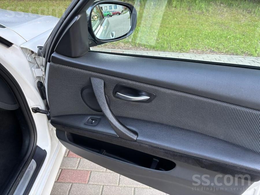 Balts BMW 320 2010 Rīga, ar dzinēja tilpumu 2.00 L un nobraukumu 314 tūkst. km par 6550 €, foto 25 vietnē AUTOMOTO.COM.LV
