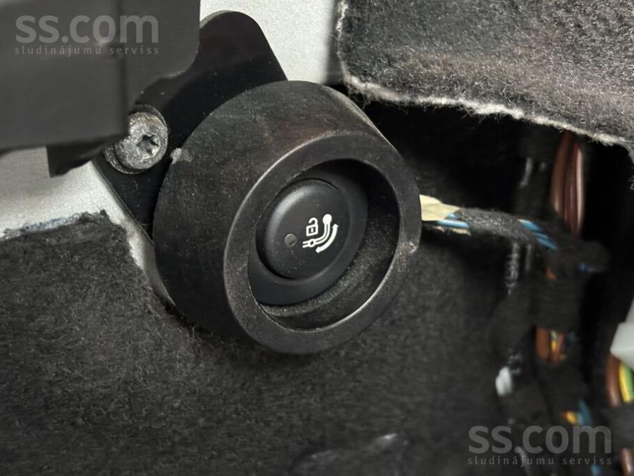 Balts BMW 320 2010 Rīga, ar dzinēja tilpumu 2.00 L un nobraukumu 314 tūkst. km par 6550 €, foto 30 vietnē AUTOMOTO.COM.LV