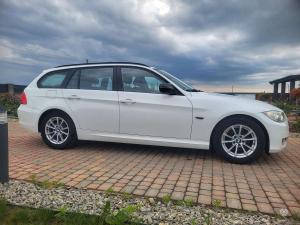 White BMW 320 2010 in Vilnius, with an engine capacity of 2.00 L and mileage of 265 thousand km for 4199 €, photo 9 on AUTOMOTO.COM.LV