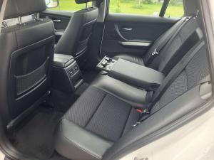 White BMW 320 2010 in Vilnius, with an engine capacity of 2.00 L and mileage of 265 thousand km for 4199 €, photo 12 on AUTOMOTO.COM.LV