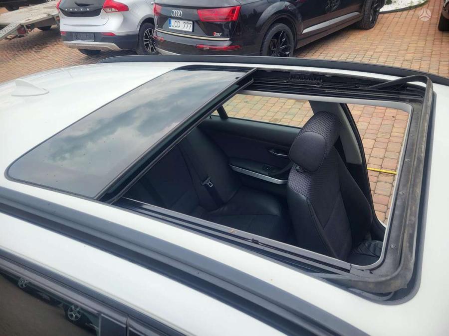 White BMW 320 2010 in Vilnius, with an engine capacity of 2.00 L and mileage of 265 thousand km for 4199 €, photo 20 on AUTOMOTO.COM.LV