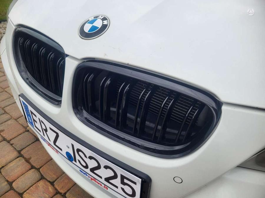 White BMW 320 2010 in Vilnius, with an engine capacity of 2.00 L and mileage of 265 thousand km for 4199 €, photo 23 on AUTOMOTO.COM.LV