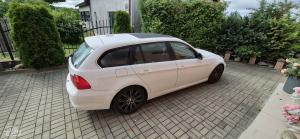 White BMW 320 2010 in Siauliai, with an engine capacity of 2.00 L and mileage of 330 thousand km for 4600 €, photo 4 on AUTOMOTO.COM.LV