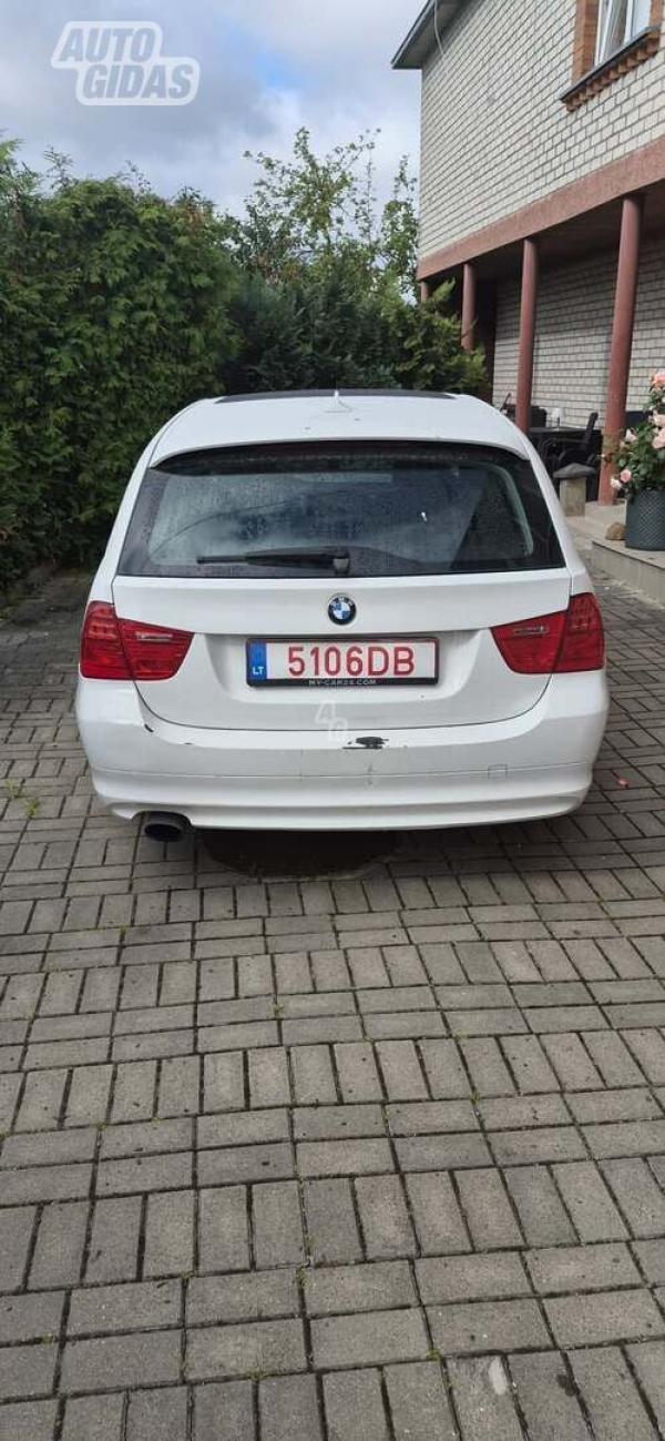 Balts BMW 320 2010 Šauļi, ar dzinēja tilpumu 2.00 L un nobraukumu 330 tūkst. km par 4600 €, foto 4 vietnē AUTOMOTO.COM.LV