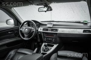 White BMW 320 2010 in Riga, with an engine capacity of 2.00 L and mileage of 270 thousand km for 4495 €, photo 13 on AUTOMOTO.COM.LV