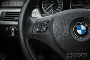 White BMW 320 2010 in Riga, with an engine capacity of 2.00 L and mileage of 270 thousand km for 4495 €, photo 15 on AUTOMOTO.COM.LV
