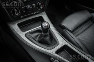 White BMW 320 2010 in Riga, with an engine capacity of 2.00 L and mileage of 270 thousand km for 4495 €, photo 20 on AUTOMOTO.COM.LV