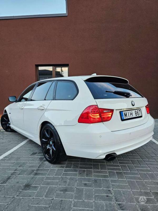 Balts BMW 320 2010 Kaišiadorys, ar dzinēja tilpumu 2.00 L un nobraukumu 376 tūkst. km par 4650 €, foto 4 vietnē AUTOMOTO.COM.LV