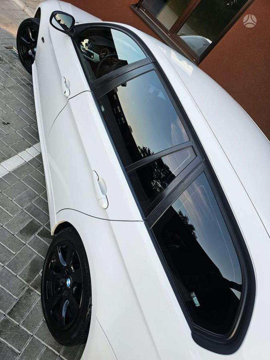 Balts BMW 320 2010 Kaišiadorys, ar dzinēja tilpumu 2.00 L un nobraukumu 376 tūkst. km par 4650 €, foto 24 vietnē AUTOMOTO.COM.LV