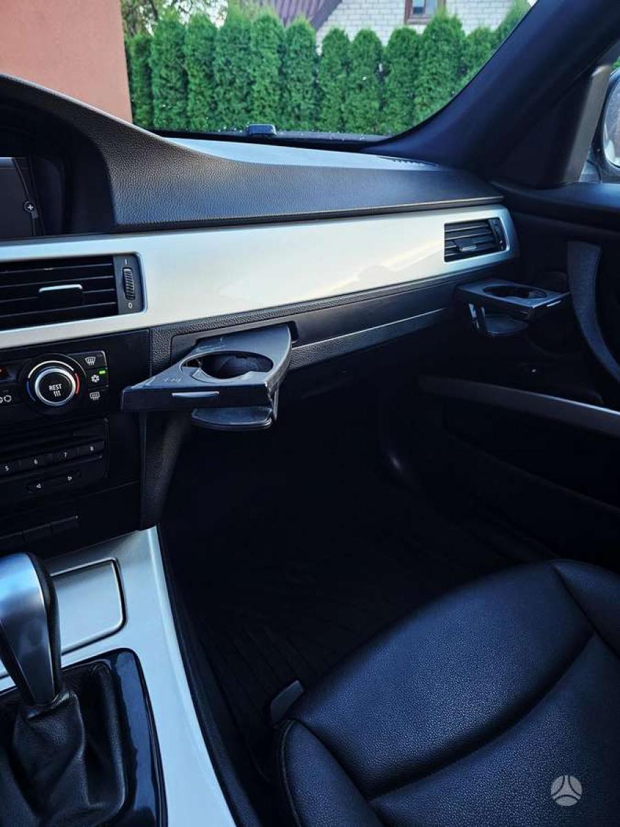 Balts BMW 320 2010 Kaišiadorys, ar dzinēja tilpumu 2.00 L un nobraukumu 376 tūkst. km par 4650 €, foto 36 vietnē AUTOMOTO.COM.LV
